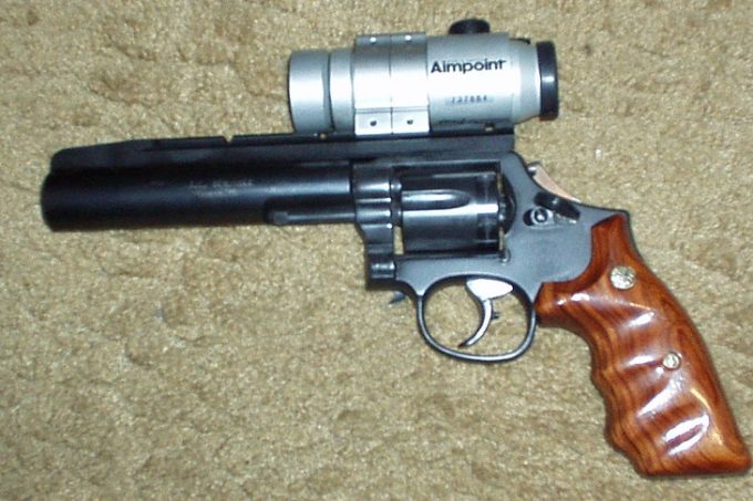 Best Revolver Scopes: Reviews of Top Products + Expert's Buying Advice