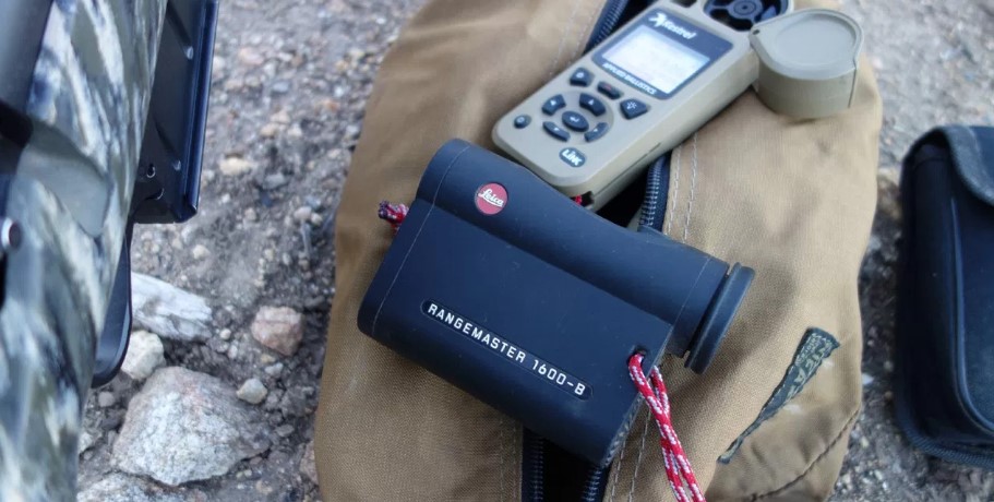 How Do Rangefinders Work: Understanding the Basics + Usage Tips