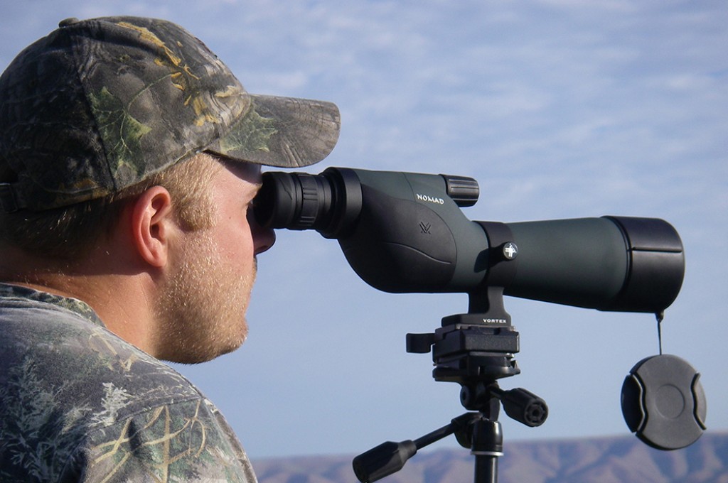Best Spotting Scope Under 200: Reviews and Buying Guide by Expert