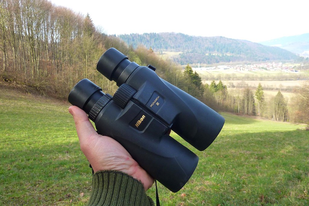 Nikon Monarch 5 Binoculars: Expert Review, Price, Competitors